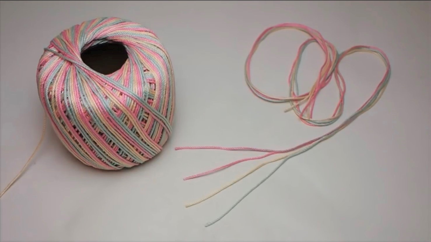 「君の名は。」でおなじみの組紐（くみひも）の紙コップを使っての簡単かわいい作り方！ | ayakfulのハンドメイドDIYアイデア！！